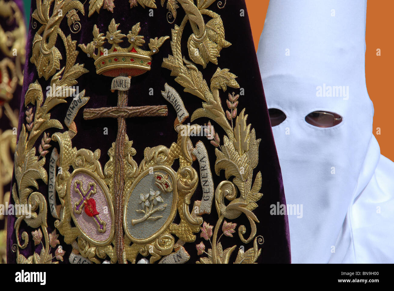 White capirote procession hi-res stock photography and images - Alamy