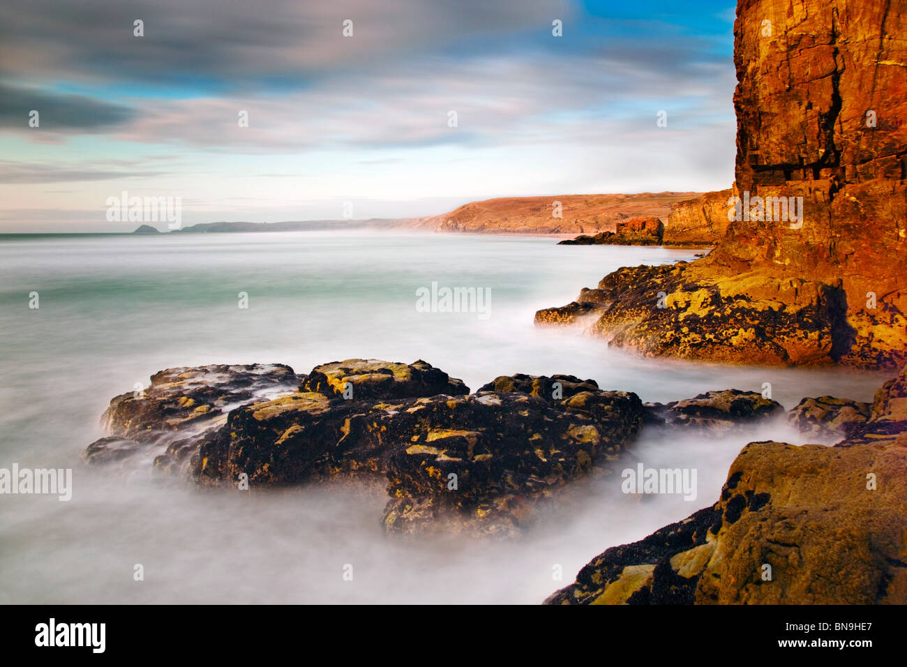 Perranporth, cornwall uk high tide hi-res stock photography and images ...
