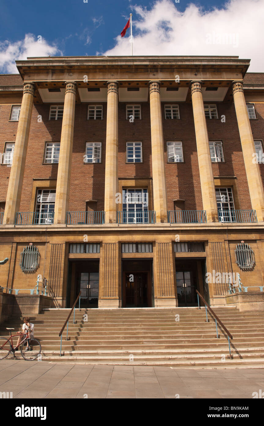 Norwich city hall hi-res stock photography and images - Alamy