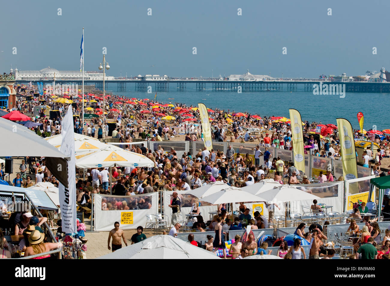 Crowded beach, Brighton, East Sussex, United Kingdom Stock Photo - Alamy