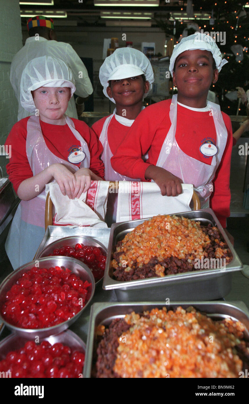 Children in a Lambeth school making cakes for homeless people charity ...