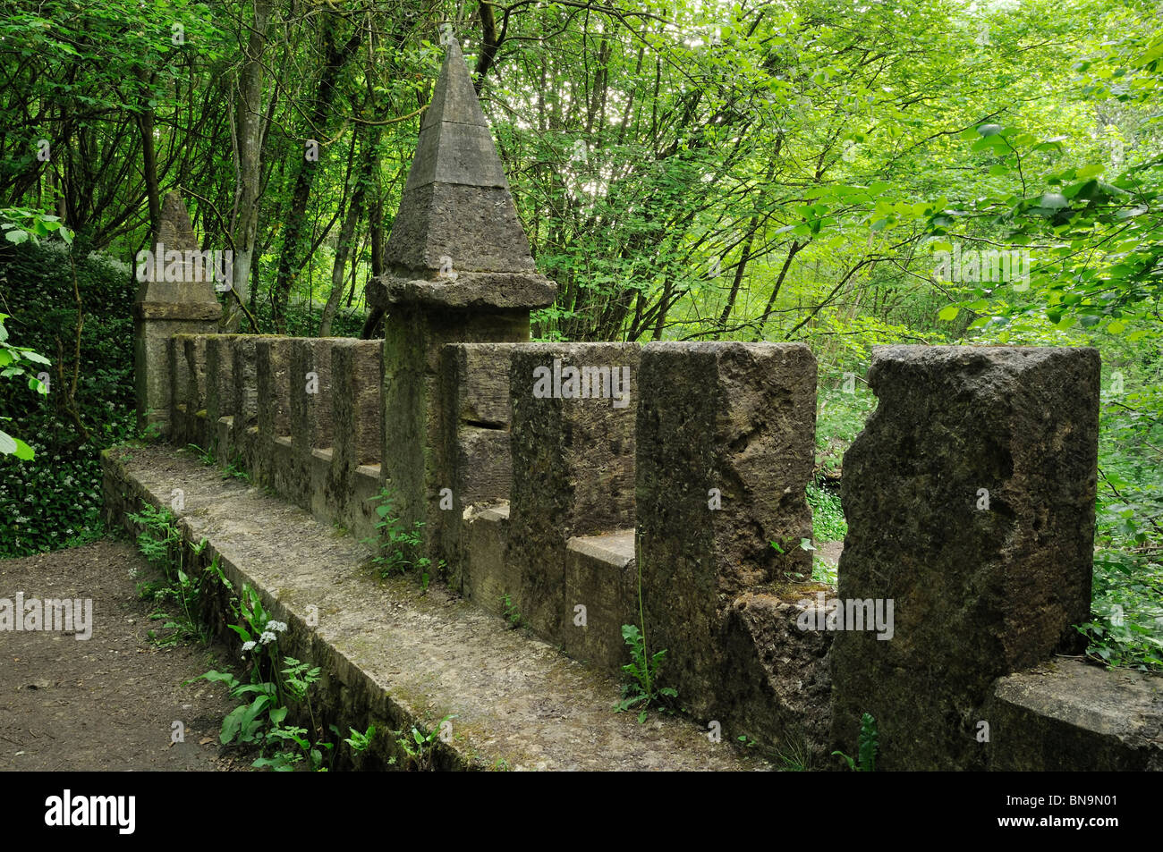 Parapet of Daneway portal - Sapperton Tunnel, Thames and Severn Canal ...