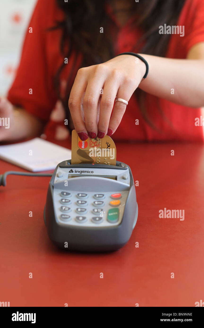 Chip and pin credit card Stock Photo - Alamy
