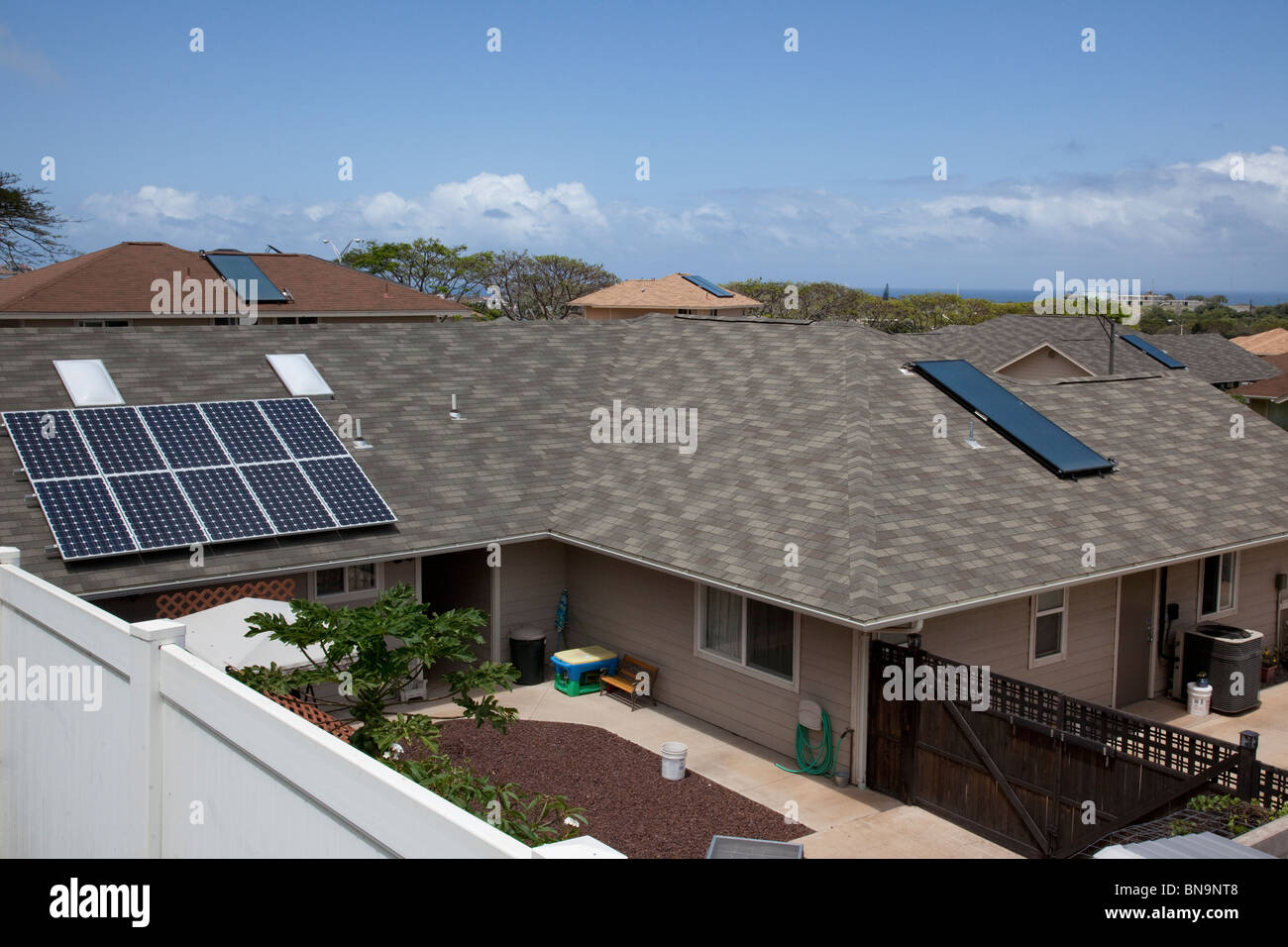 Solar panels rooftop usa hi-res stock photography and images - Alamy