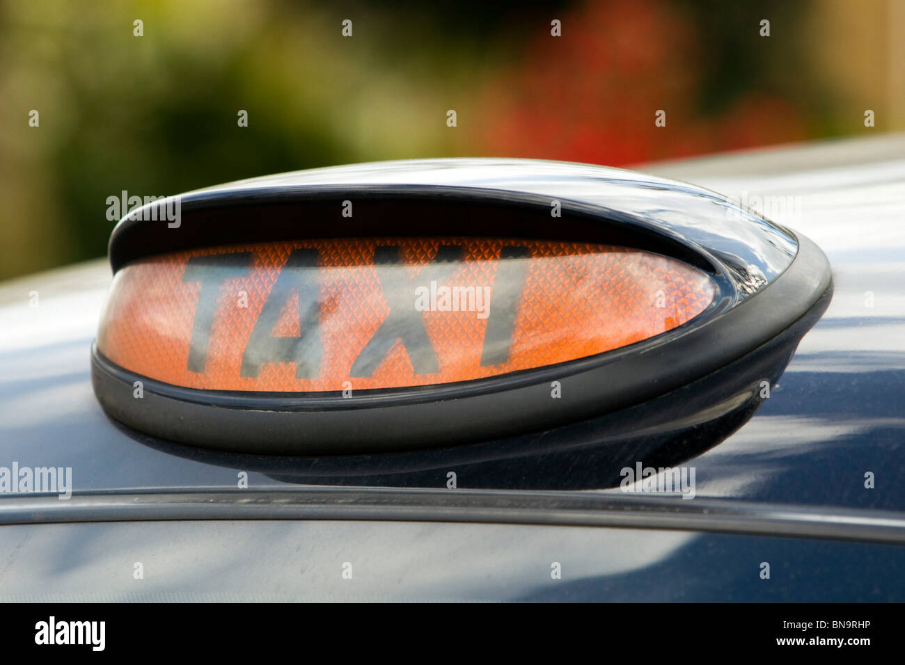 London taxi cab sign hi-res stock photography and images - Alamy