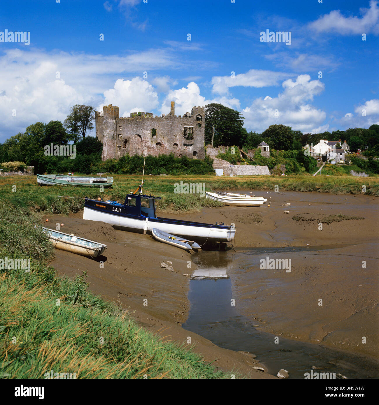 River taff estuary hi-res stock photography and images - Alamy