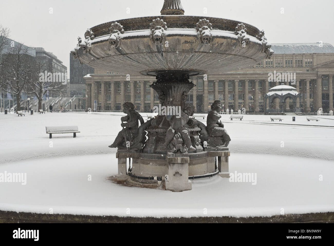 Stuttgart winter schlossplatz snow hi-res stock photography and images ...