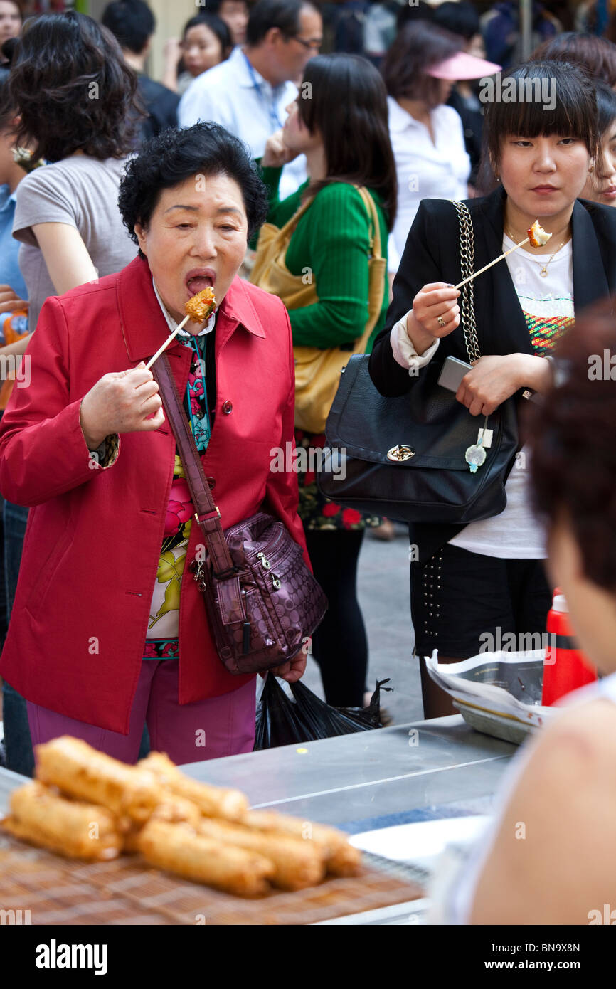 Korea eating people hi-res stock photography and images - Alamy
