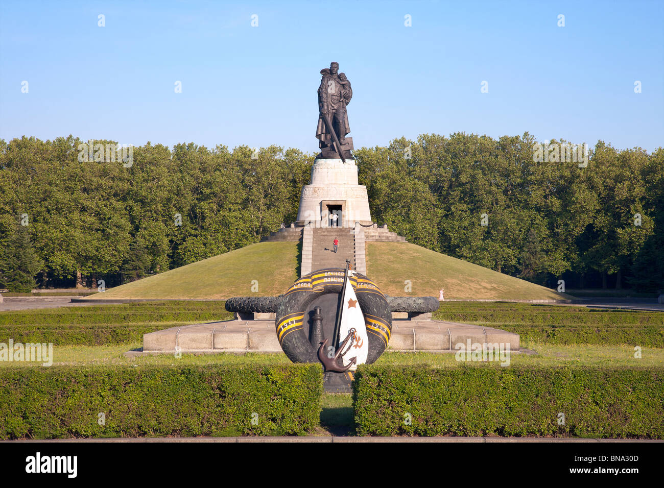 Treptower denkmal hi-res stock photography and images - Alamy