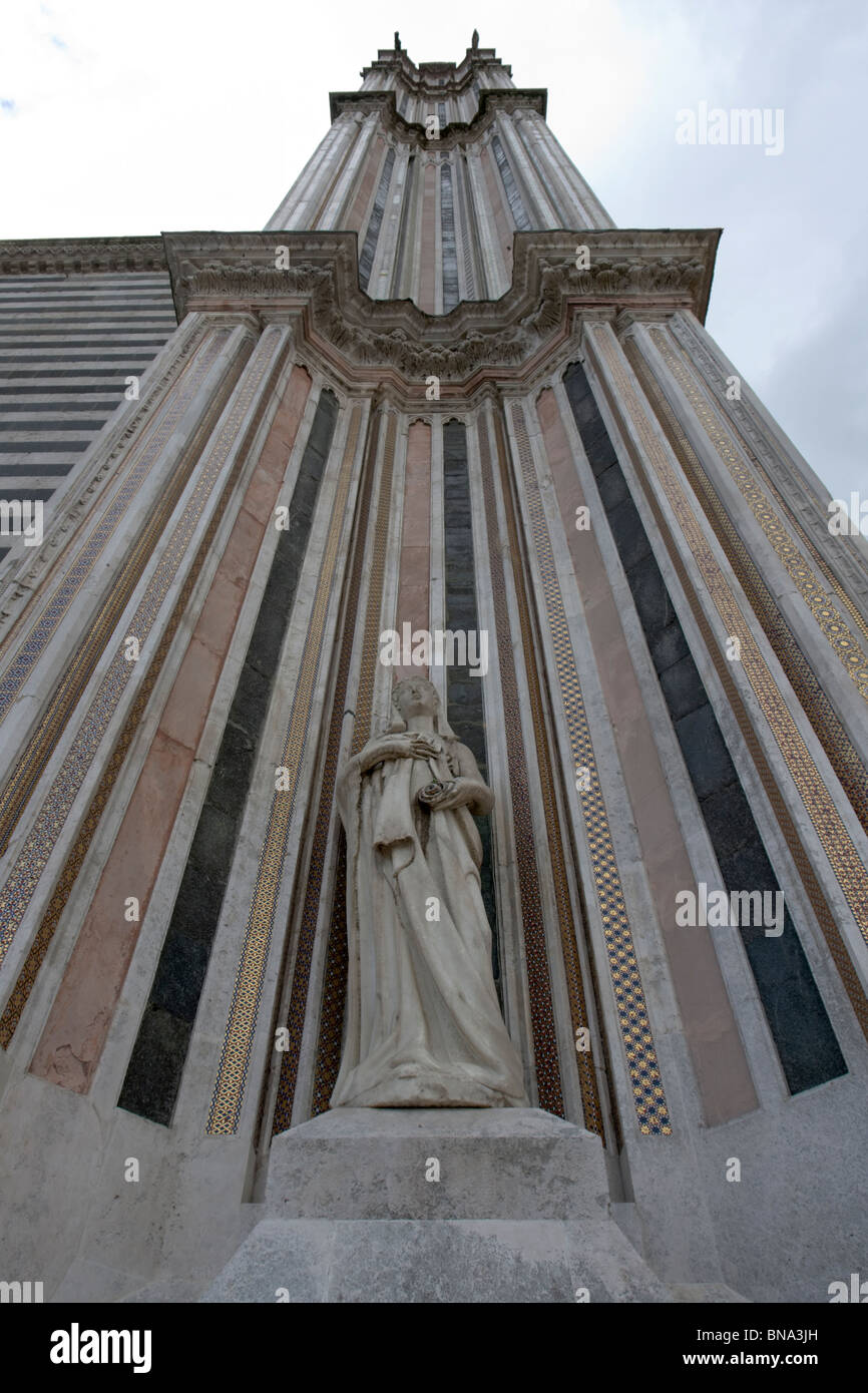 Left pillar hi-res stock photography and images - Alamy