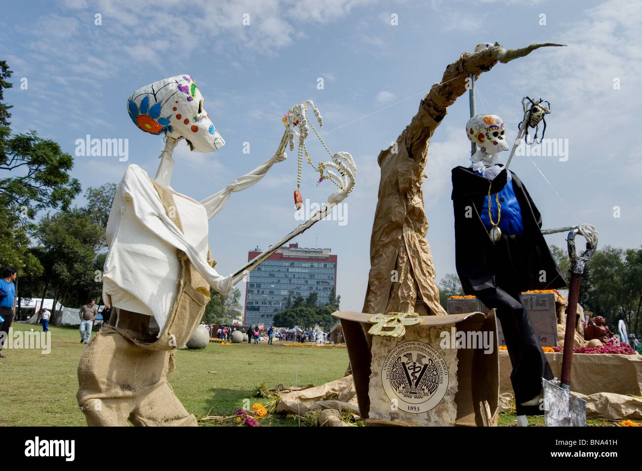 Paper skeletons hi-res stock photography and images - Alamy