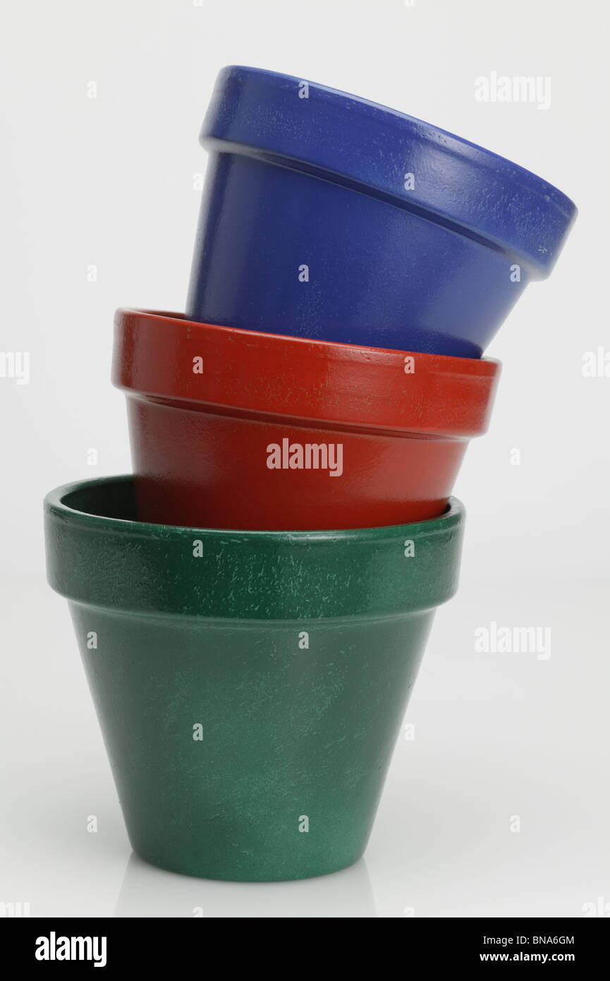 Three plant pots painted green hi-res stock photography and images - Alamy