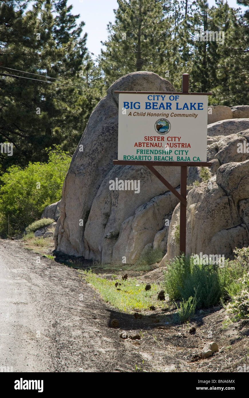 The sign that marks the city limits at Big Bear Lake, California, USA ...
