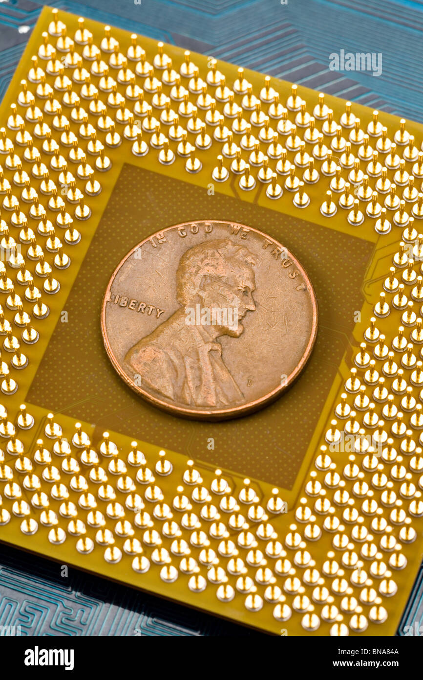 Computer CPU and dollar, concept of online ecommerce Stock Photo - Alamy