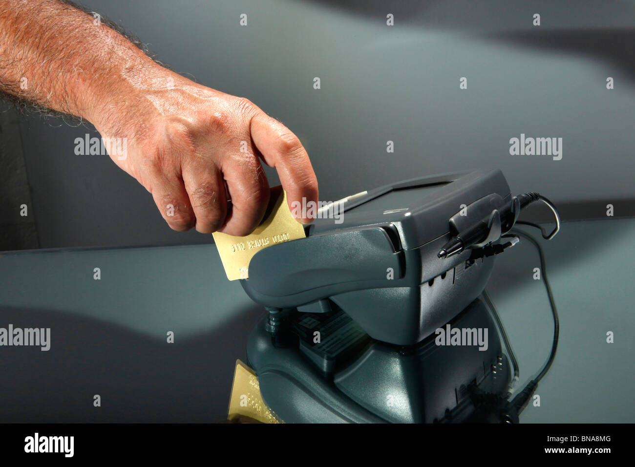 Credit card terminal sign hi-res stock photography and images - Alamy