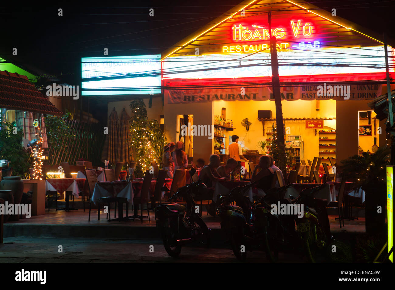 Restaurant night table hi-res stock photography and images - Alamy