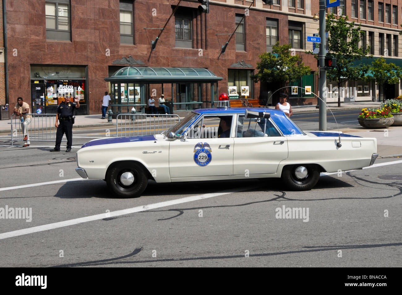 Classic car parade hi-res stock photography and images - Alamy