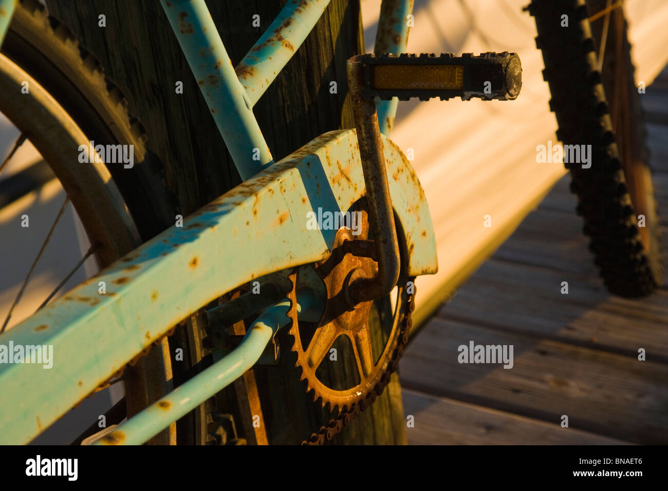 Rusted bicycle hi-res stock photography and images - Alamy