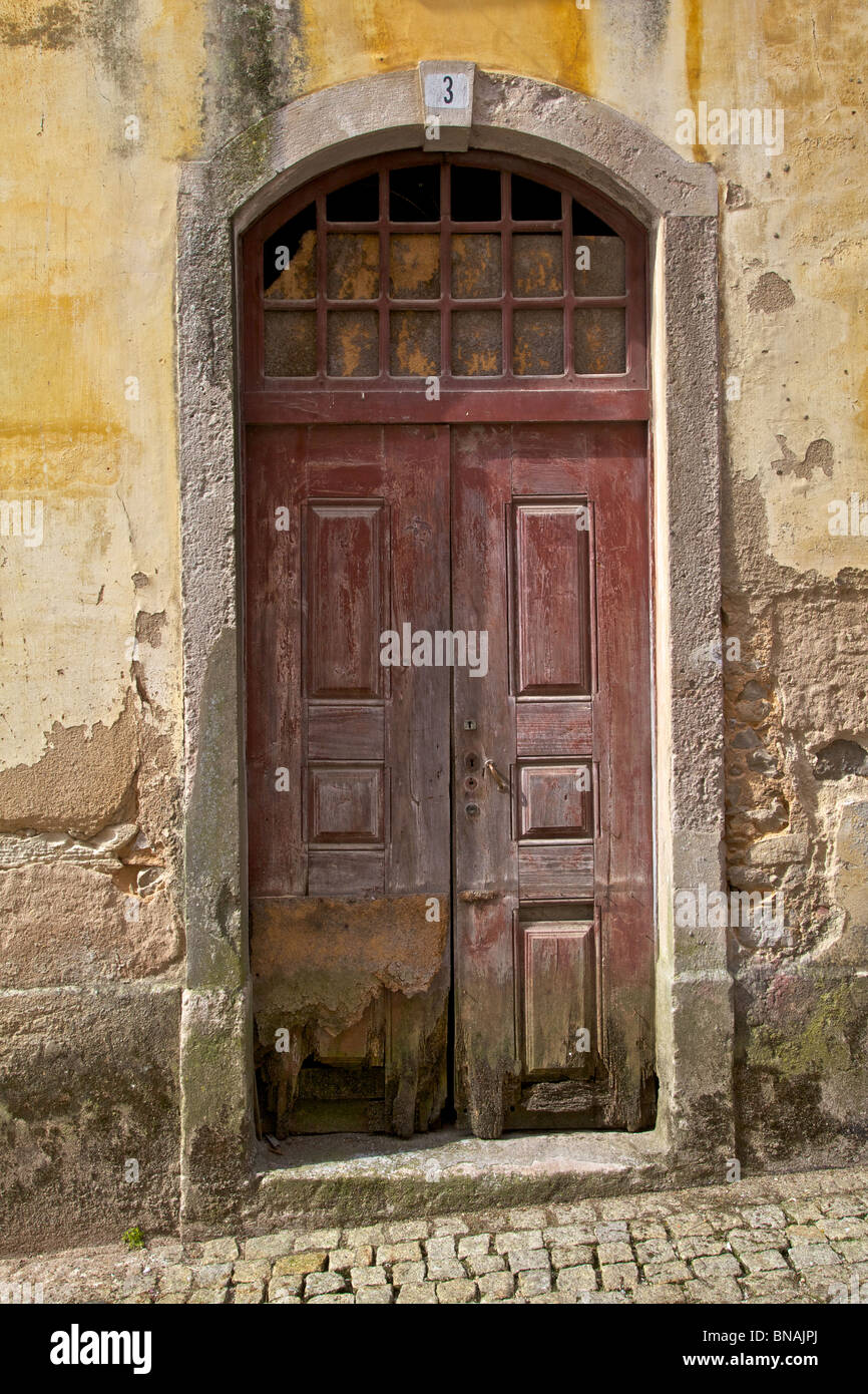 Door medieval hi-res stock photography and images - Alamy