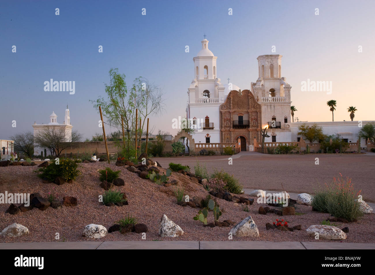 Mission San Xavier del Bac, (White Dove of the Desert) Tucson, Arizona ...
