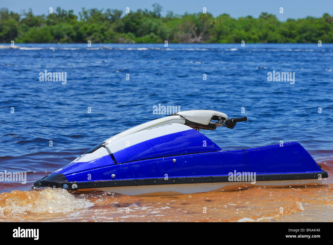 Blue wave background hi-res stock photography and images - Alamy