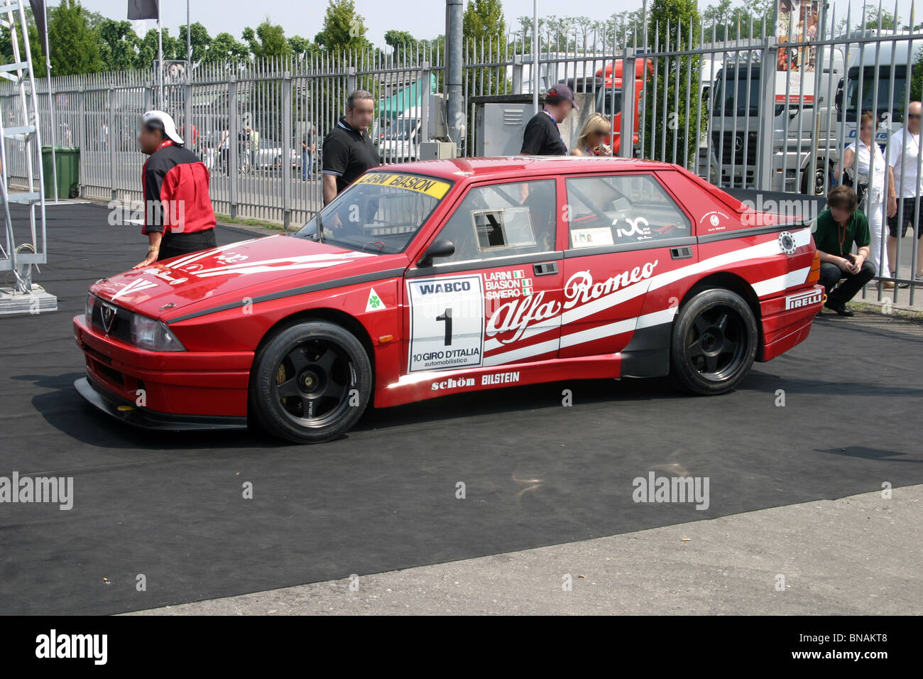 Alfa romeo 75 hi-res stock photography and images - Alamy