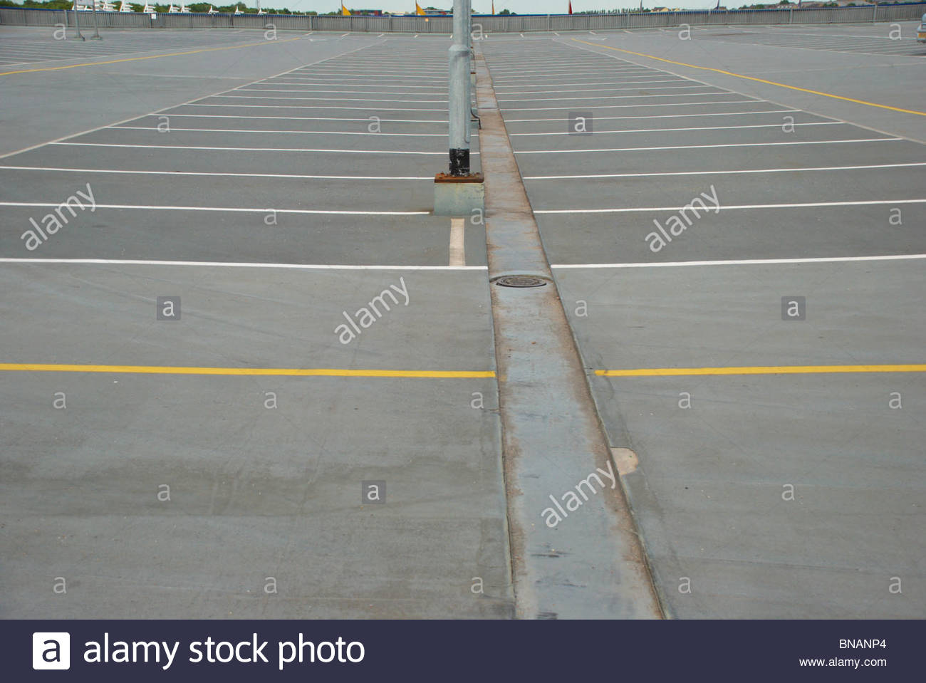 Yellow Grid Markings Stock Photos & Yellow Grid Markings Stock Images ...