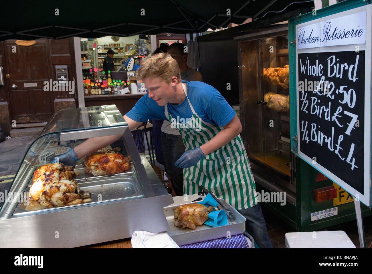 Selling chickens on the street hi-res stock photography and images - Alamy