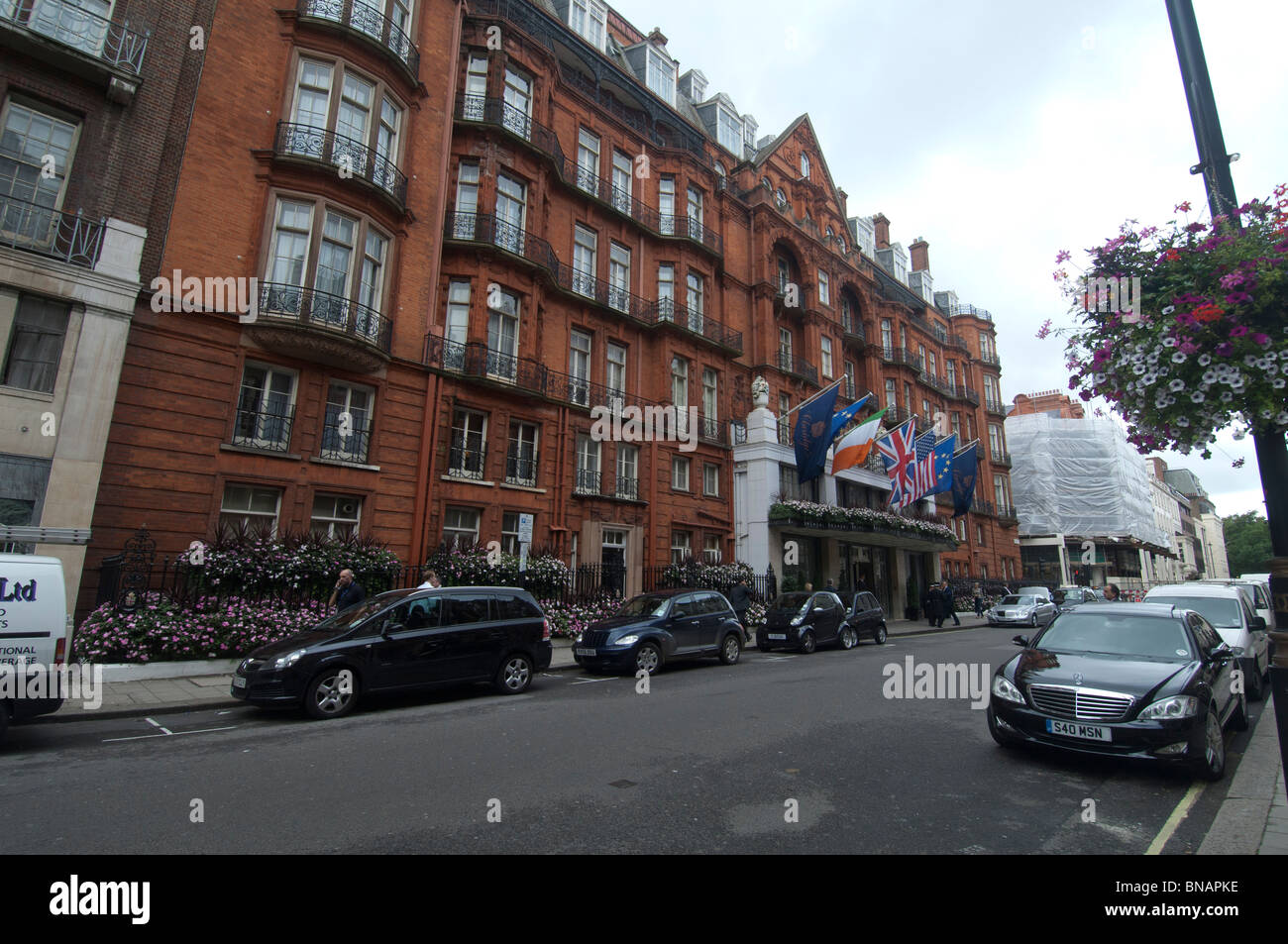 Claridges hotel london hi-res stock photography and images - Alamy