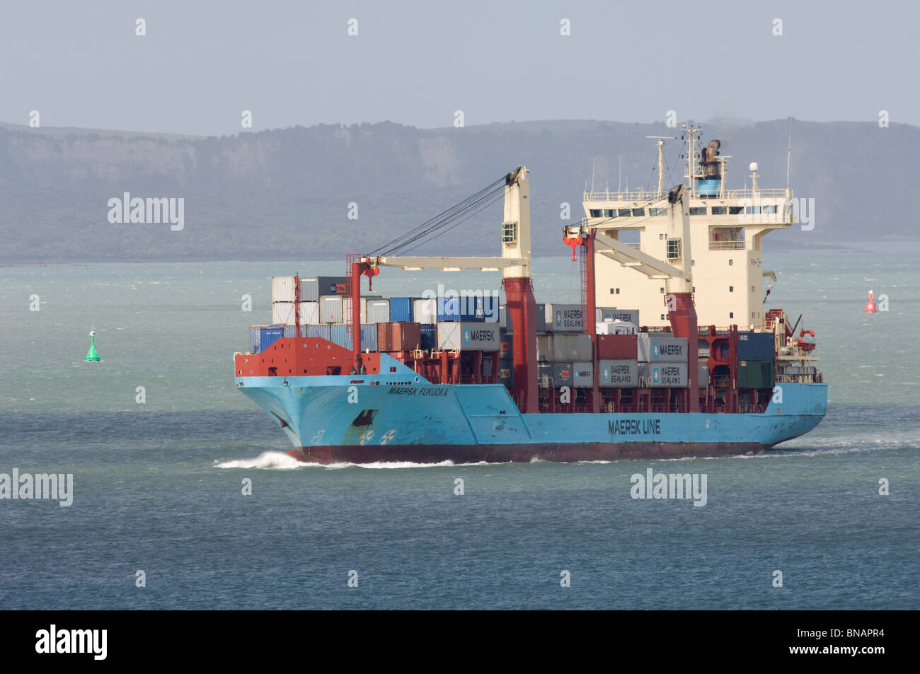 Maersk line container ship Maersk Fukuoka entering the Waitamata ...