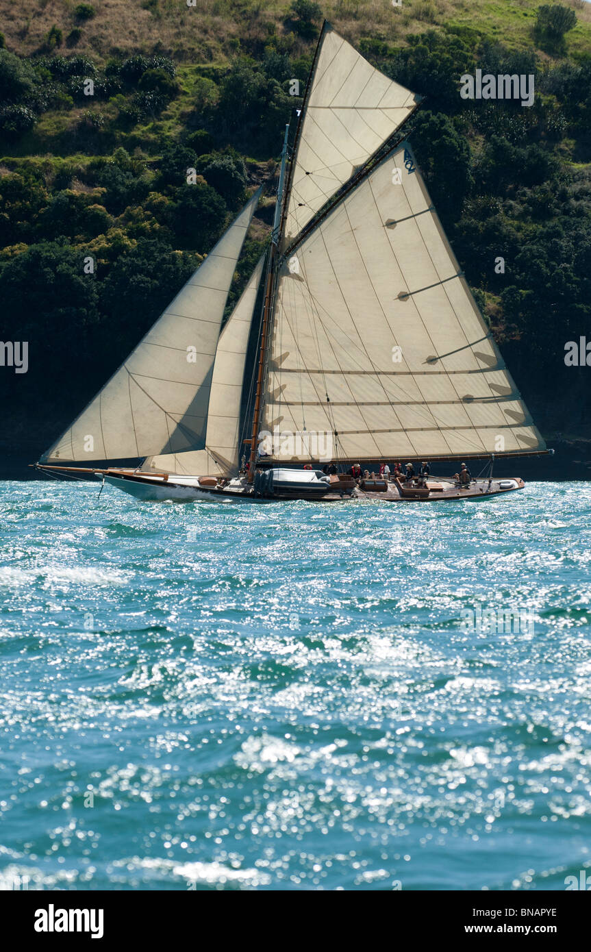 Traditional sloop hi-res stock photography and images - Alamy