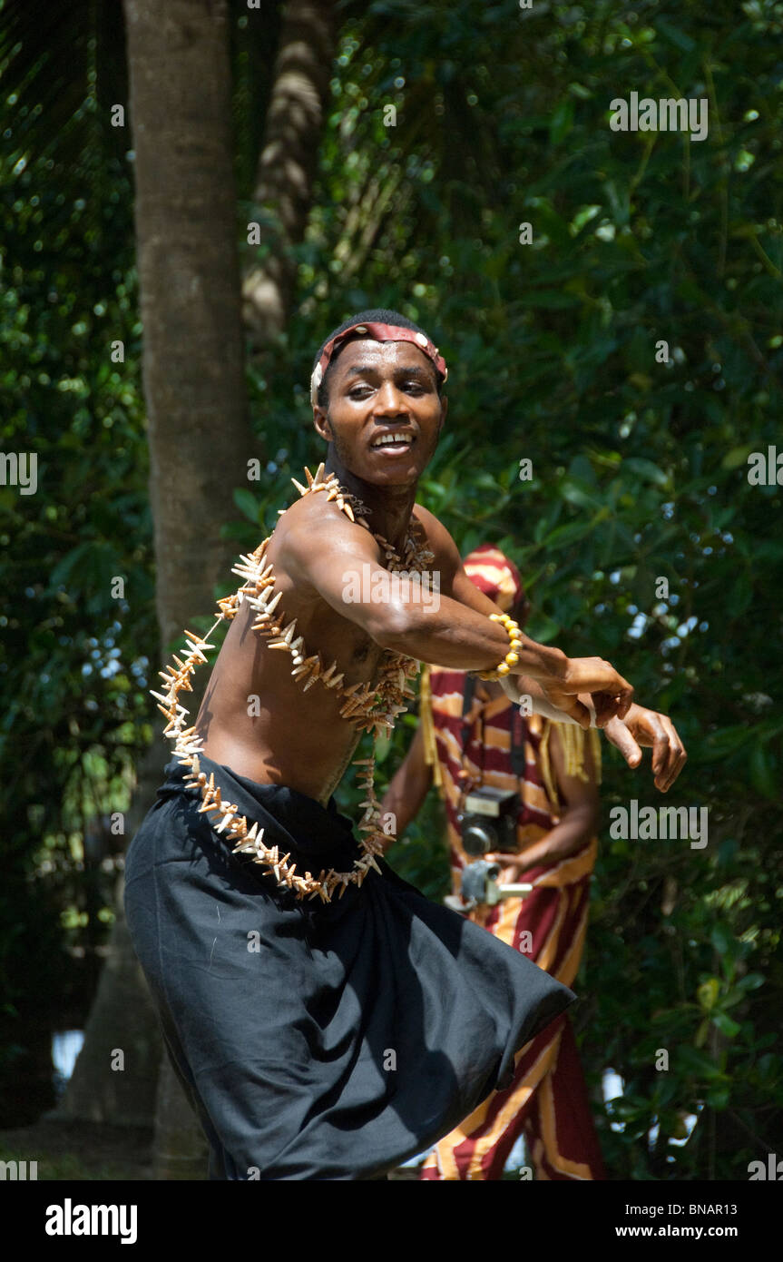 Traditional clothing ghana hi-res stock photography and images - Alamy
