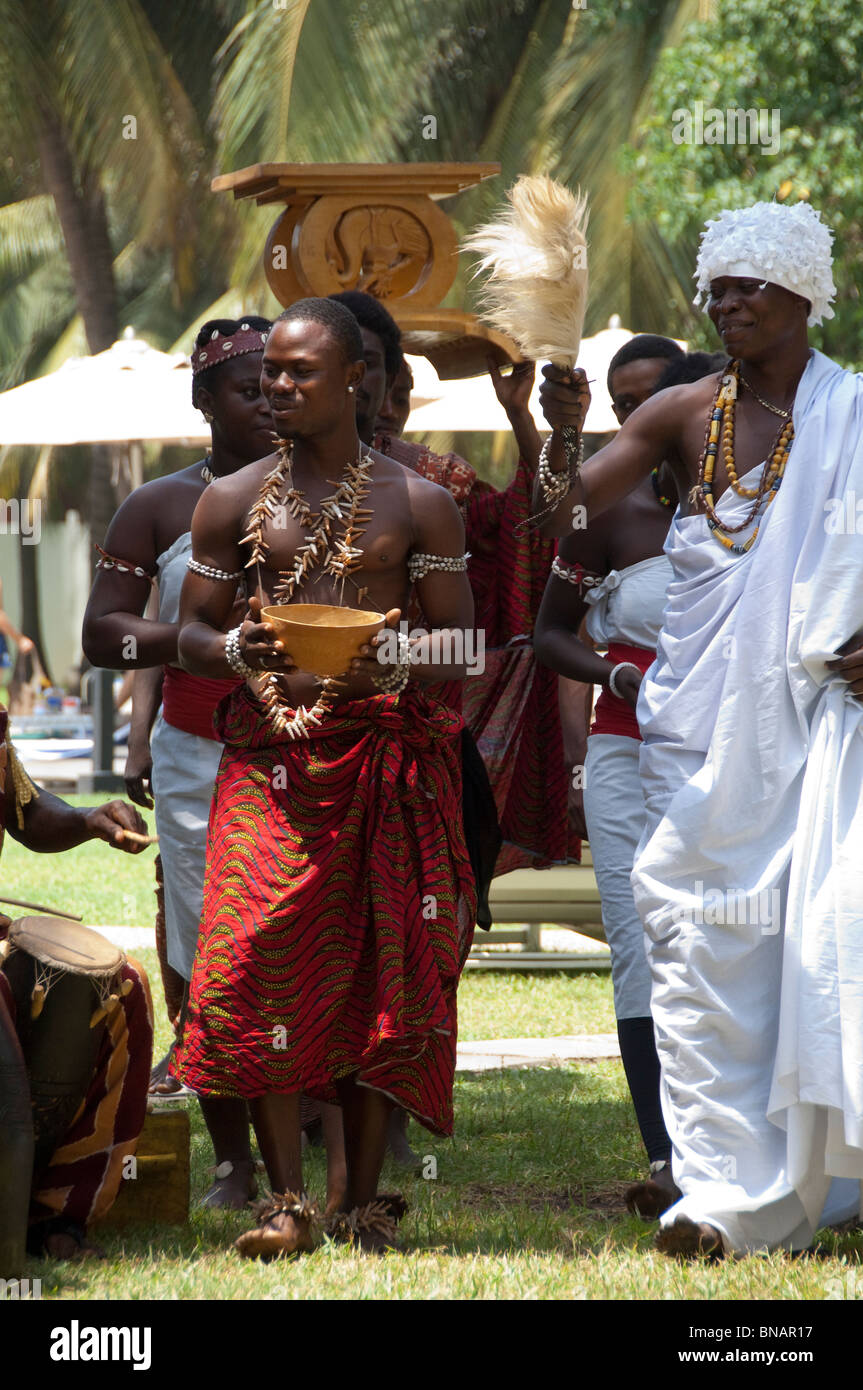 Traditional clothing ghana hi-res stock photography and images - Alamy