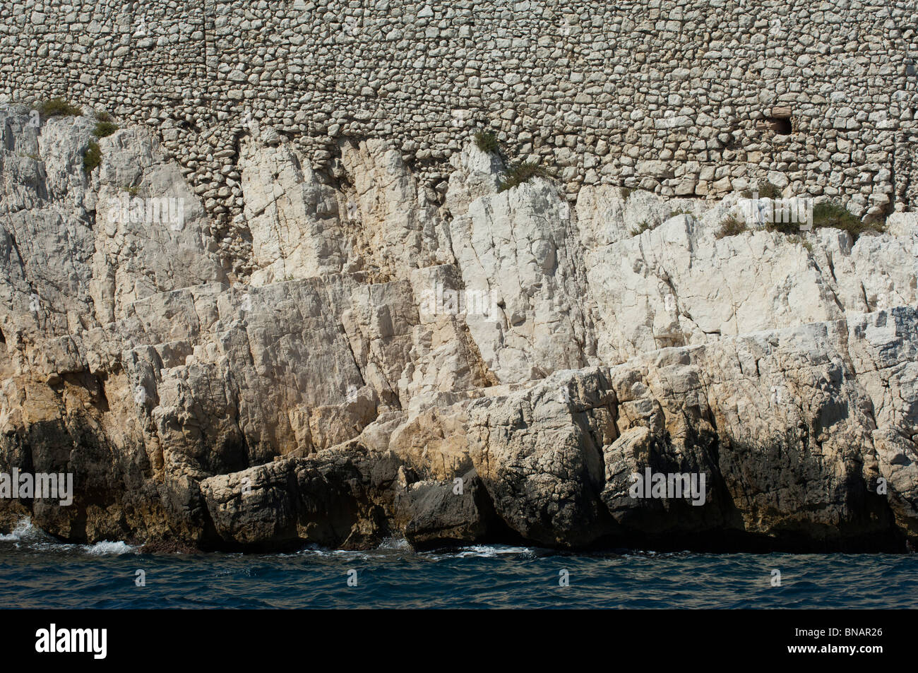 Shear walls hi-res stock photography and images - Alamy