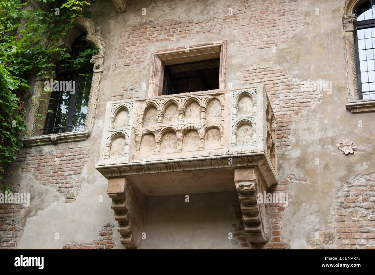 The famous balcony of Juliet Capuleti's home in Verona Stock Photo - Alamy