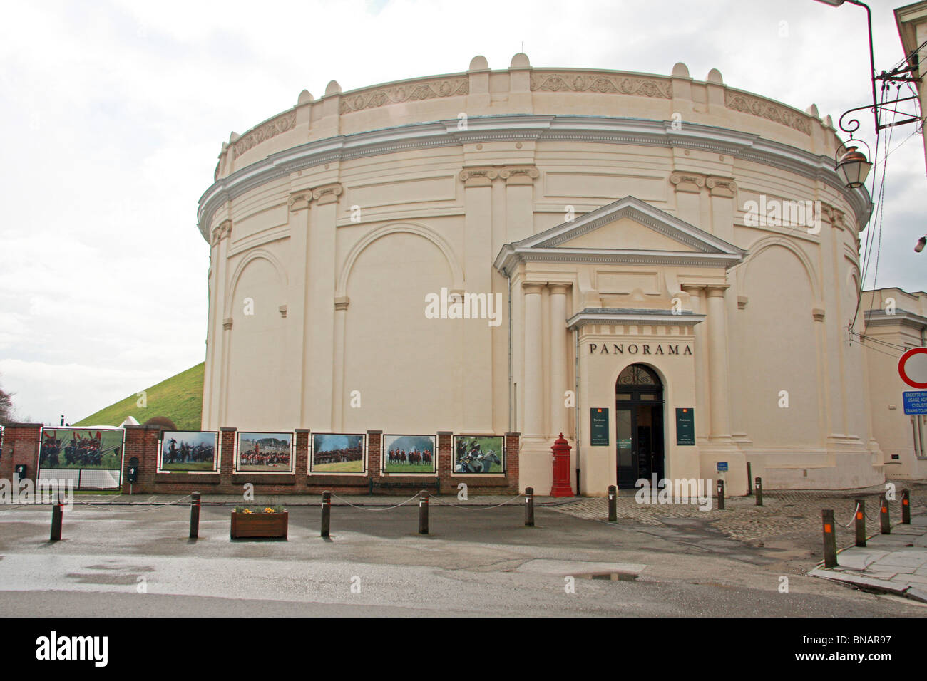 Waterloo monument hi-res stock photography and images - Alamy