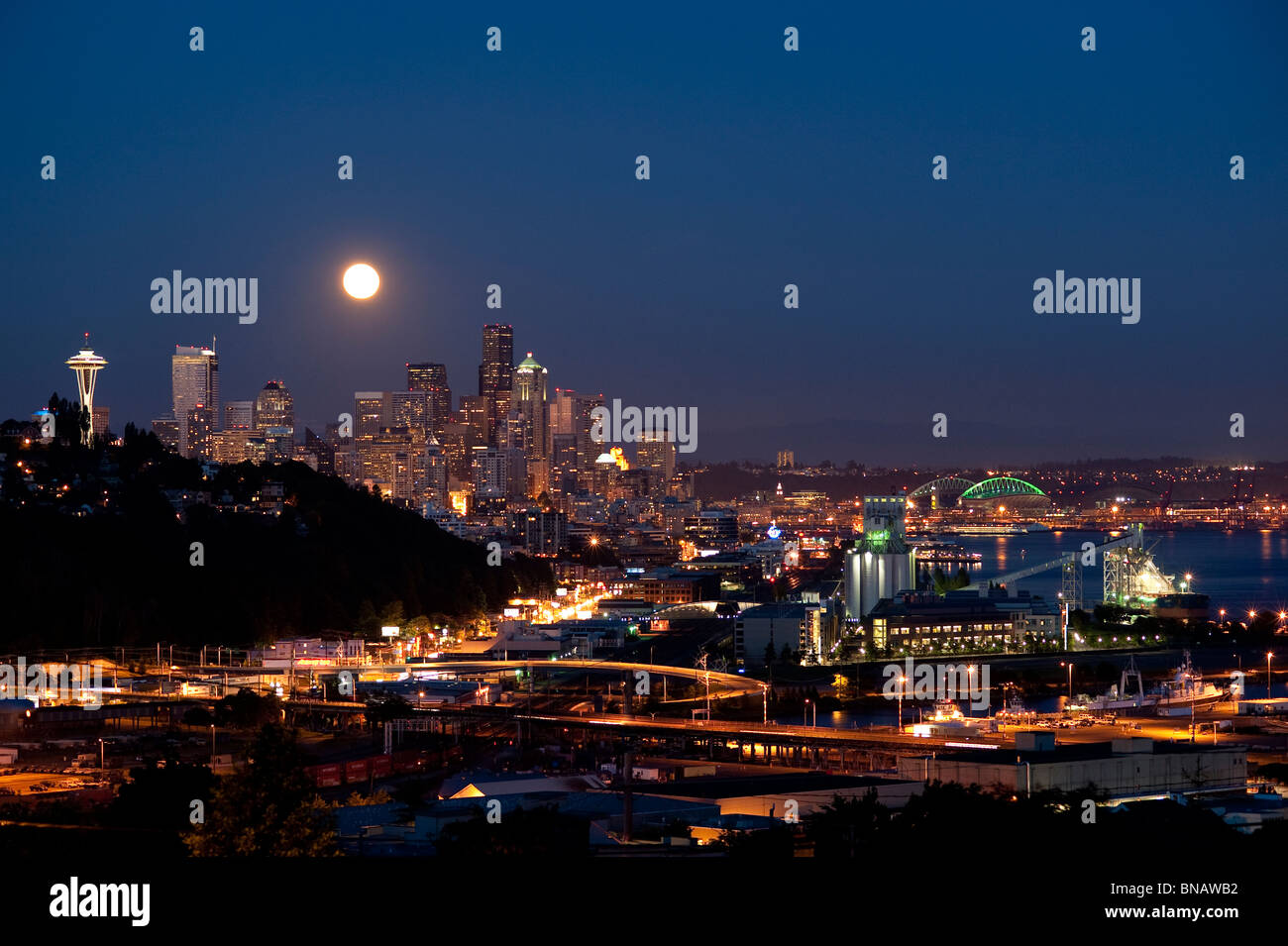 Seattle waterfront retro image hi-res stock photography and images - Alamy