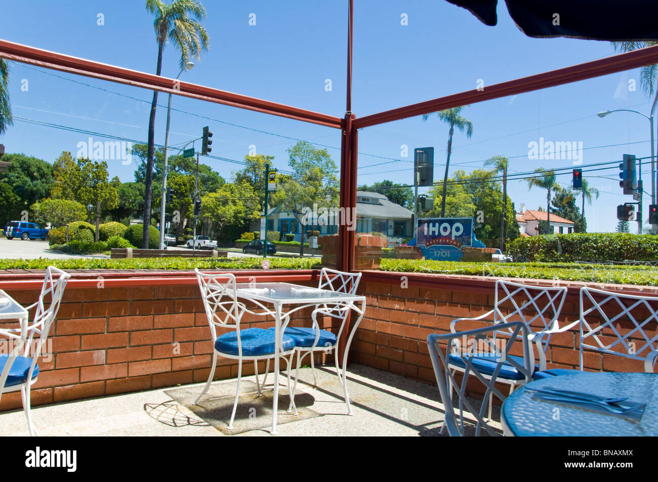 Cafe terrace restaurant hi-res stock photography and images - Alamy