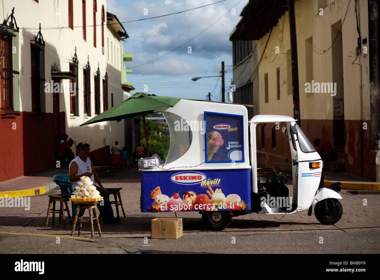 American ice cream van hi-res stock photography and images - Alamy