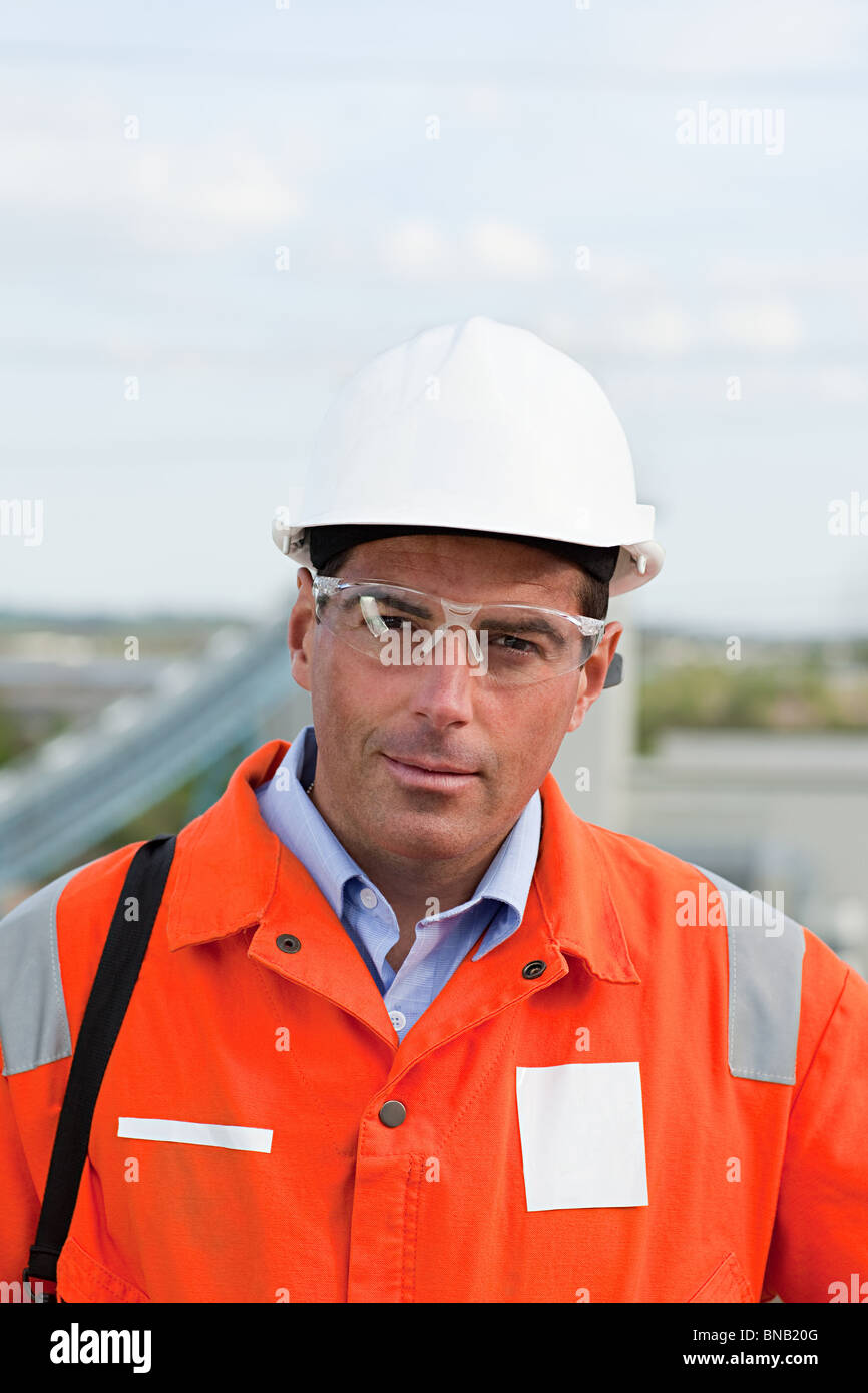 White engineer hat hi-res stock photography and images - Alamy