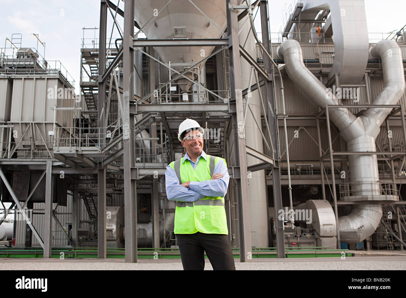 Outside factory hi-res stock photography and images - Alamy