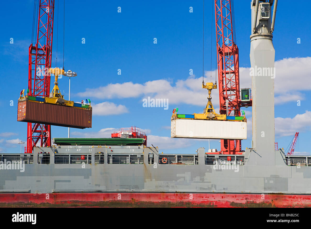 Cargo container lift cranes hi-res stock photography and images - Alamy