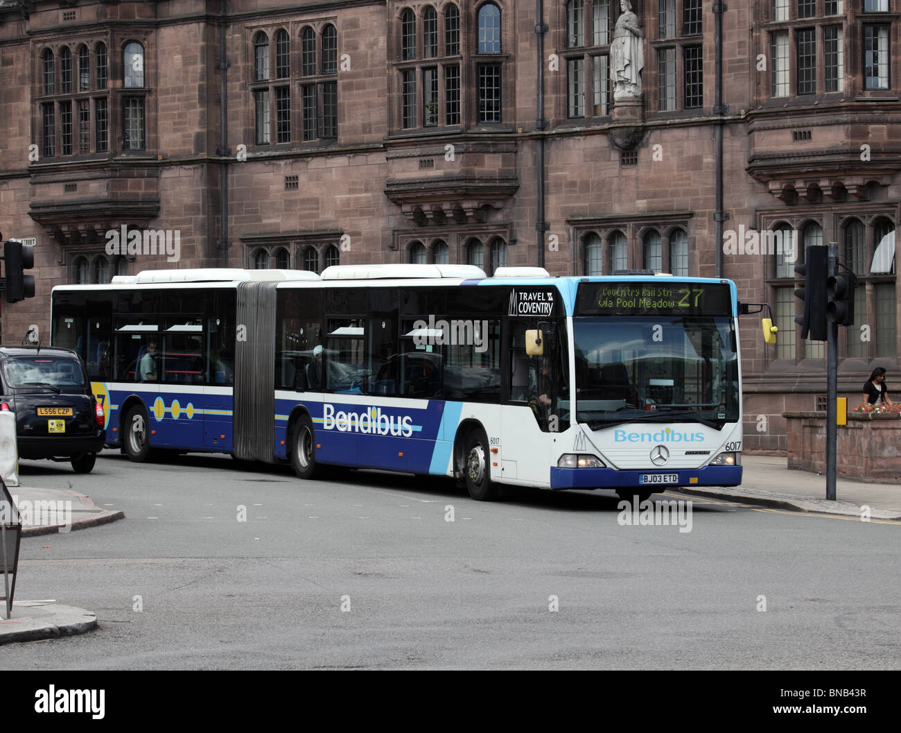 Bendy bus england hi-res stock photography and images - Alamy
