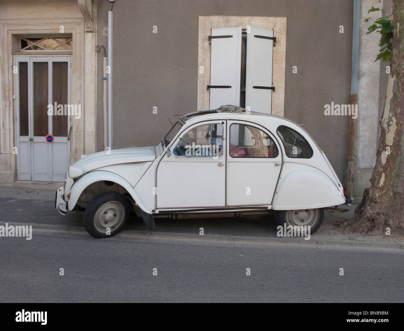 Car shot hi-res stock photography and images - Alamy