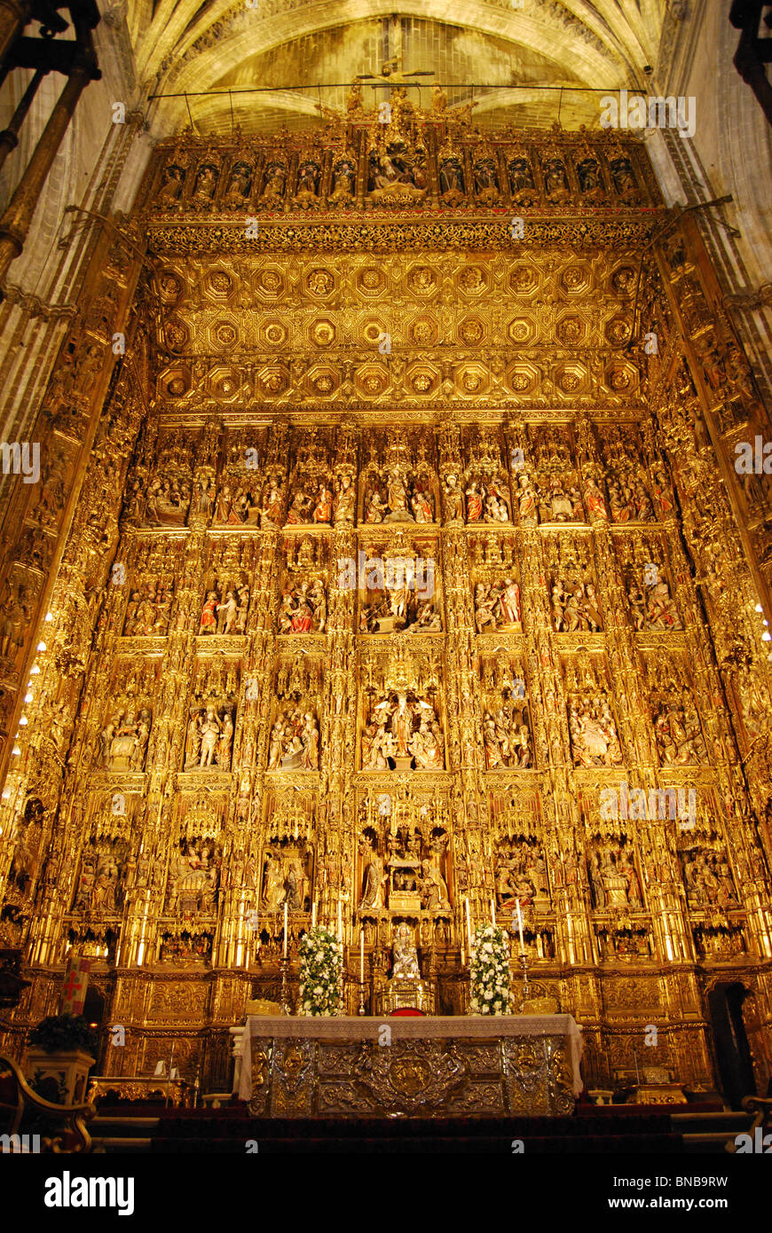 Seville cathedral altar hi-res stock photography and images - Alamy