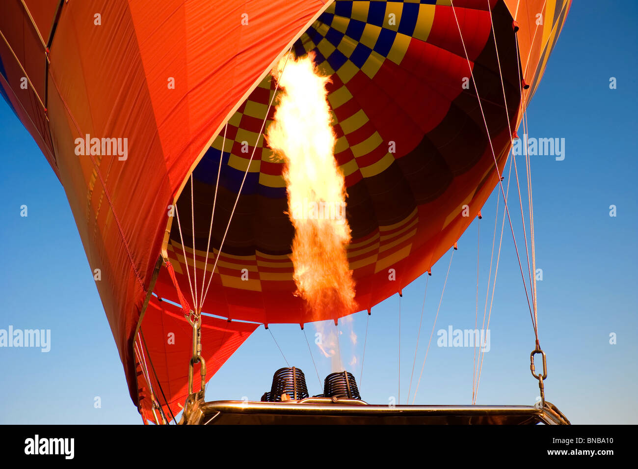 Gas burner filling a hot air balloon Stock Photo - Alamy