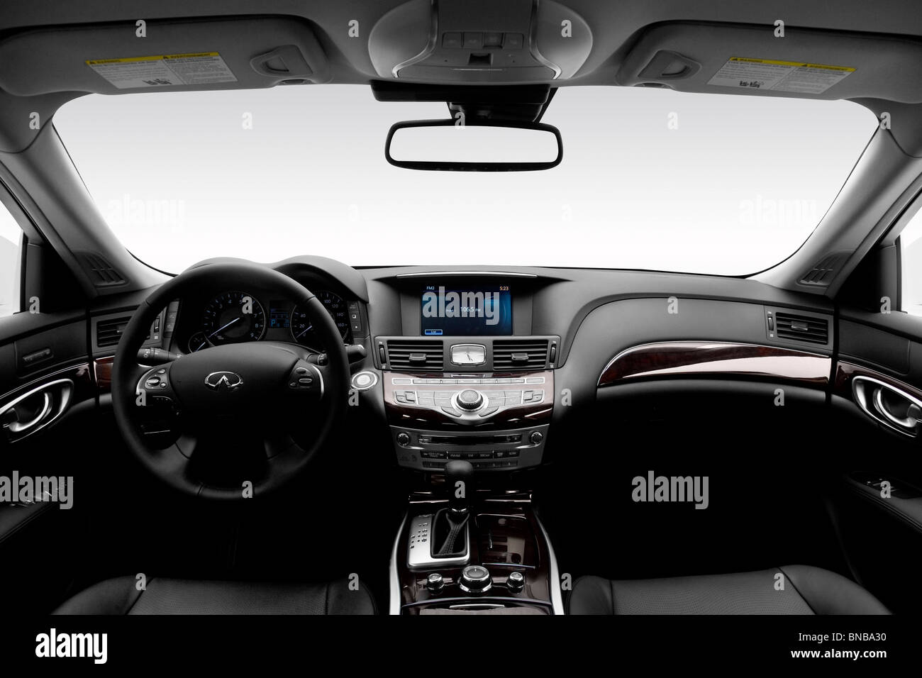 Nissan Infiniti M M37 Stock Photo - Alamy