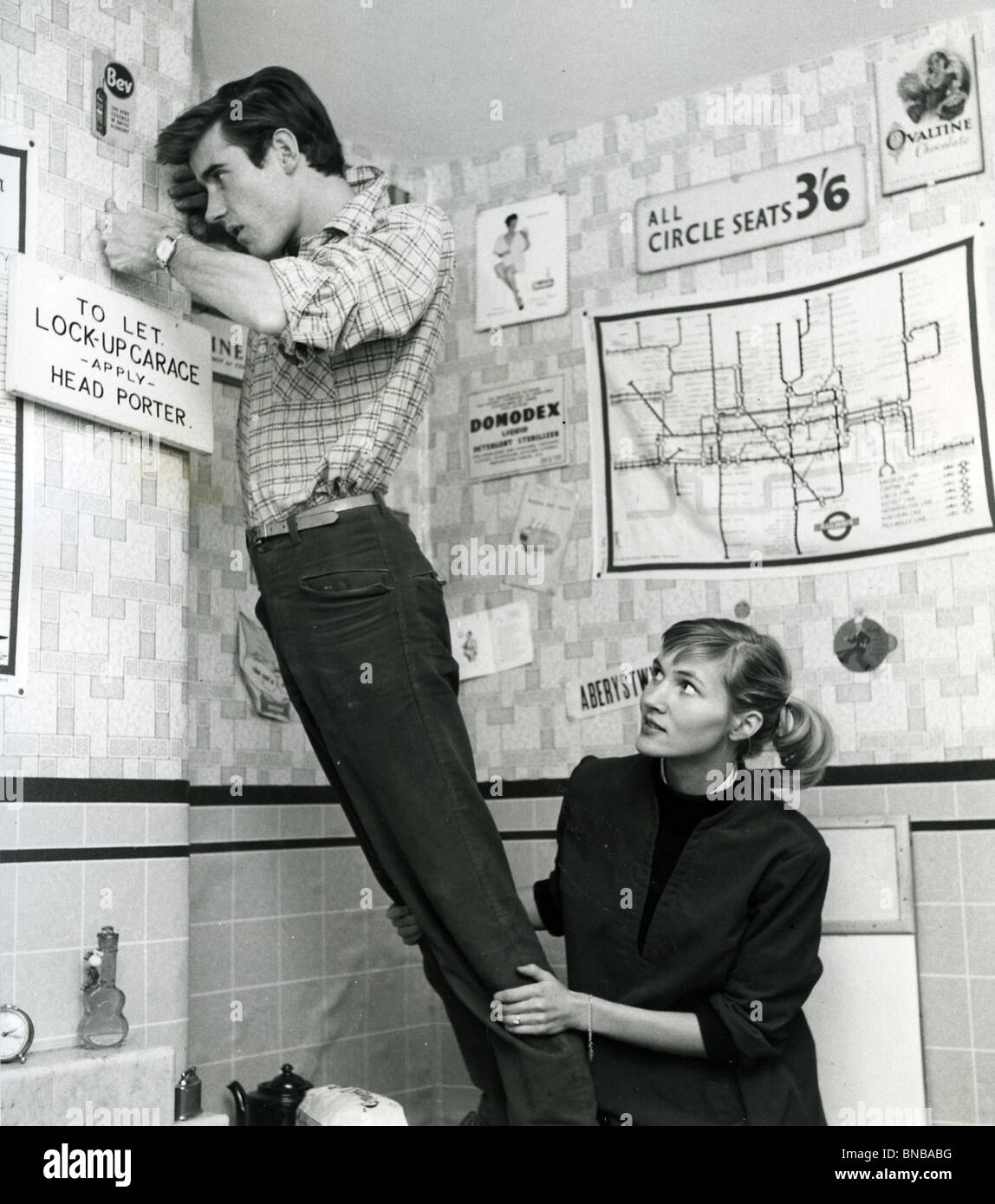 JIM DALE - UK pop singer in 1957 at home with his first wife Patricia ...