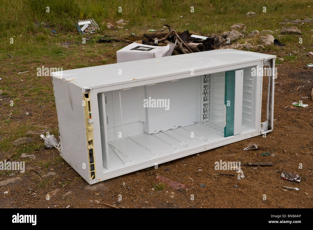 Dumped refrigerator hi-res stock photography and images - Alamy