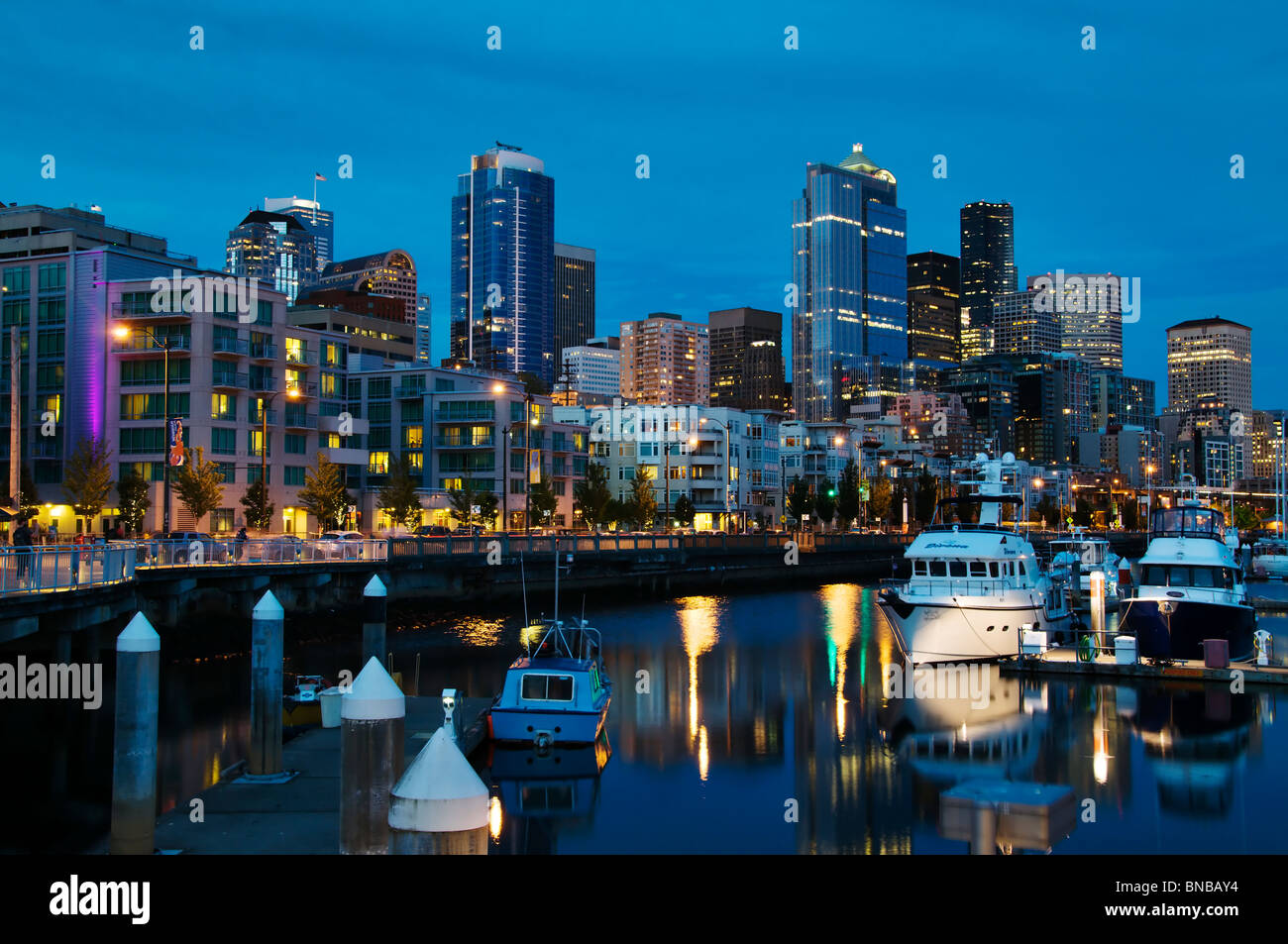 Twilight view of the downtown Seattle skyline from Bell Harbor Marina ...